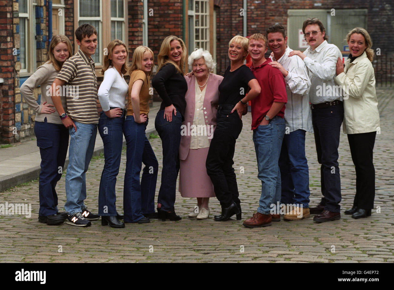 Tracy shaw maxine heavey -Fotos und -Bildmaterial in hoher Auflösung ...