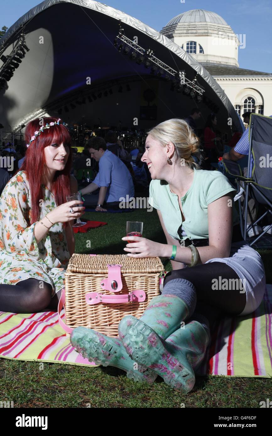 In celebration of the 80th birthday of abbey road studios -Fotos und ...