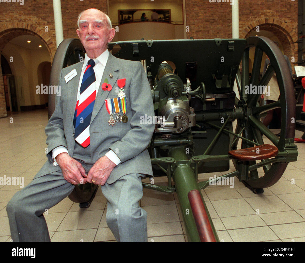 Ehemals cameron highlanders -Fotos und -Bildmaterial in hoher Auflösung ...