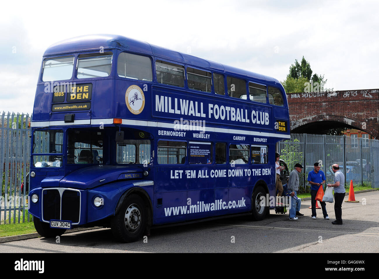 Nottingham forest bus -Fotos und -Bildmaterial in hoher Auflösung – Alamy