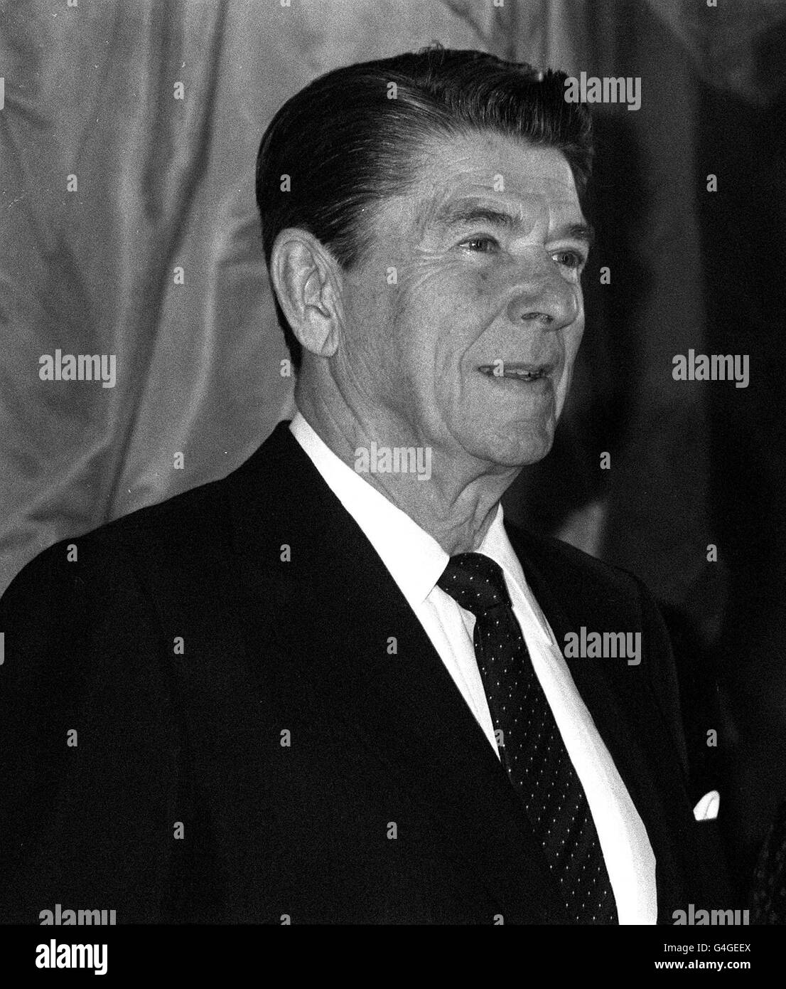 Reagan assassination attempt -Fotos und -Bildmaterial in hoher ...