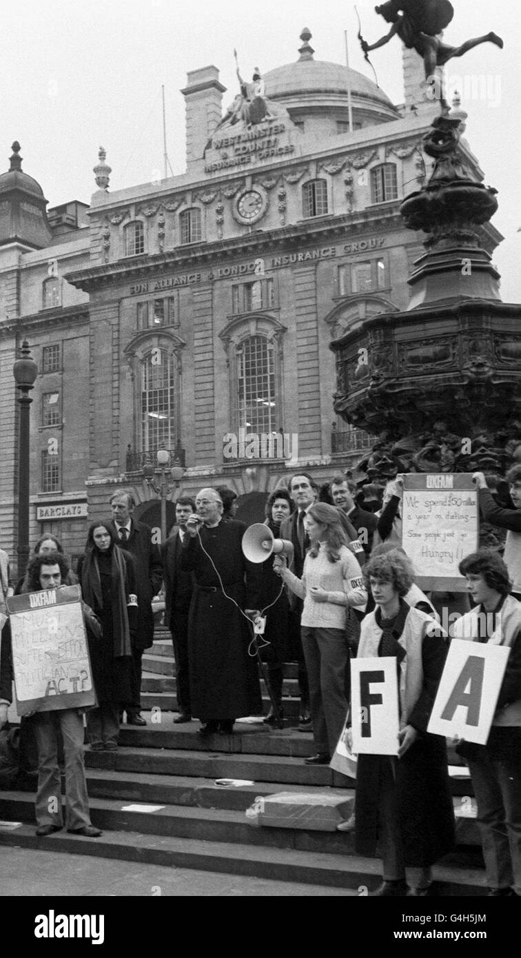 Nachruf lord soper Schwarzweiß-Stockfotos und -bilder - Alamy