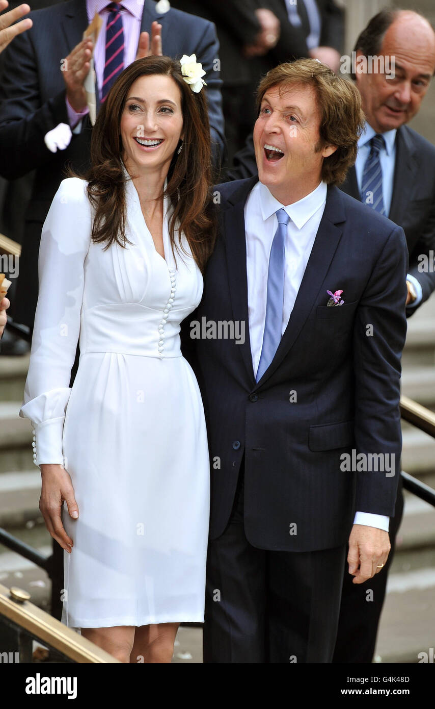 Sir Paul McCartney und Nancy Shevell verlassen das Westminster Registry ...