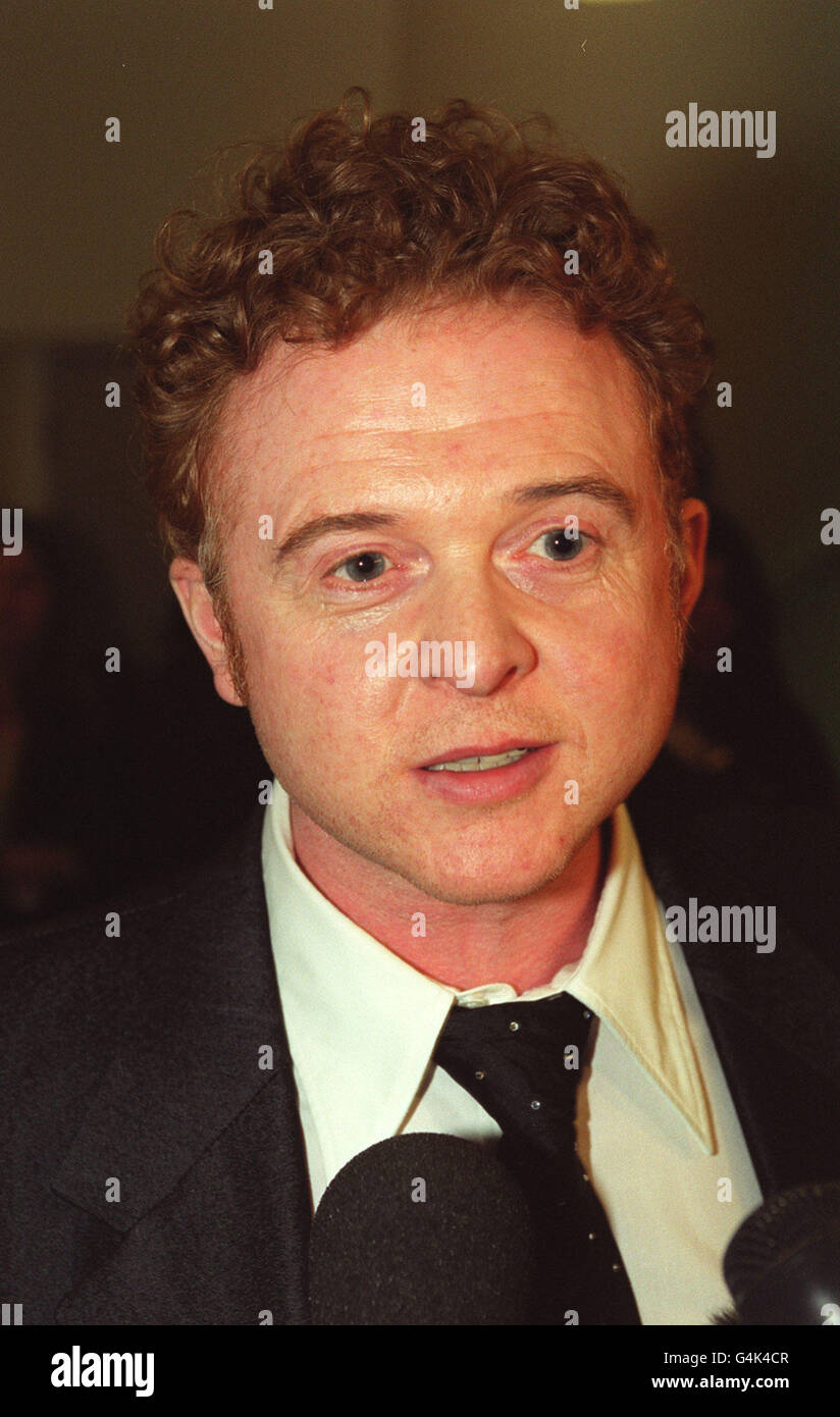 Simply red mick hucknall lead -Fotos und -Bildmaterial in hoher ...