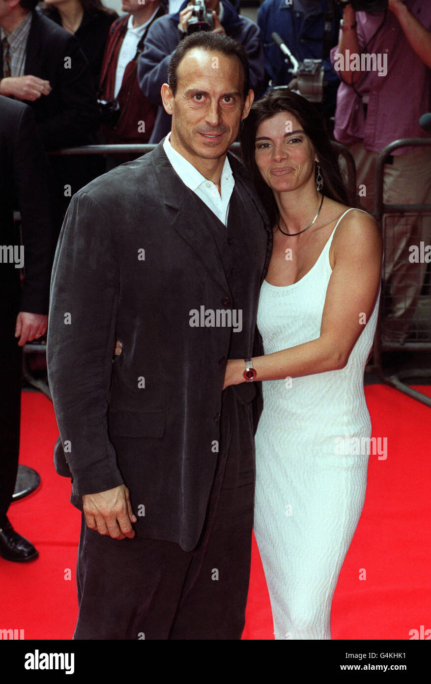 Gladiator-Star Wolf (L), bei der Verleihung der „Loaded Carling Good ...