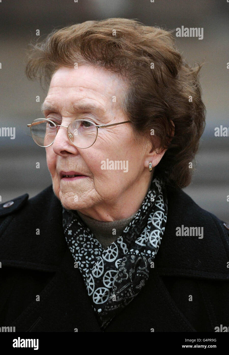 Gerichte rentner kopfschuss kopfschuss mangrr -Fotos und -Bildmaterial ...