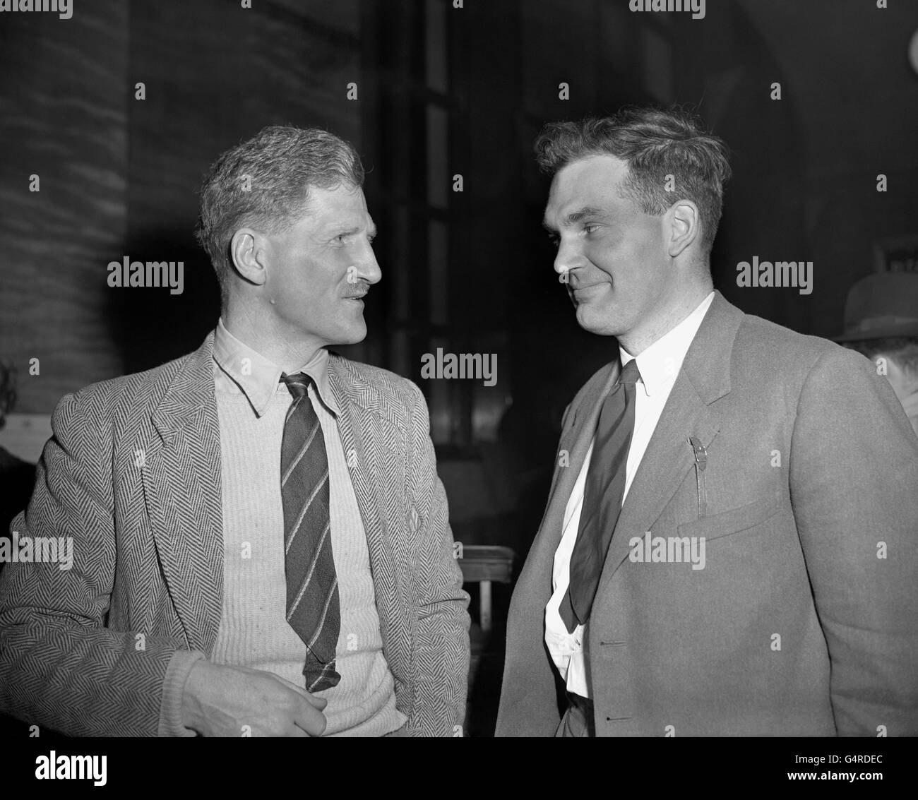Oberst john hunt tom bourdillon -Fotos und -Bildmaterial in hoher ...