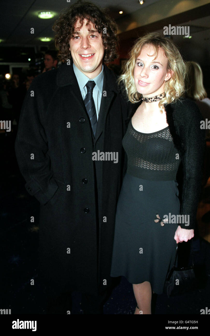 Actor and comedian alan davies with his girlfriend -Fotos und ...