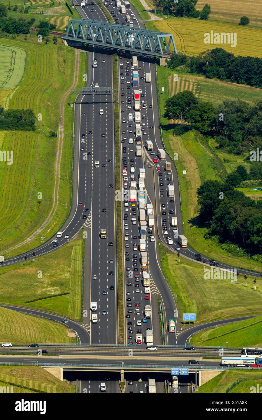 Stau auf der a2 autobahn in kamen kreuzung -Fotos und -Bildmaterial in ...