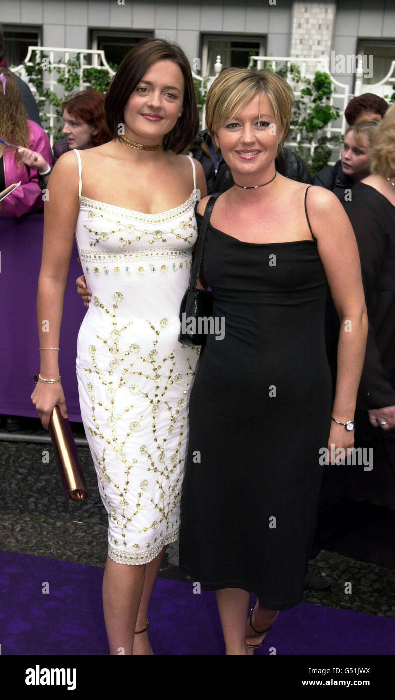 Die Schauspielerinnen Diane Burke, die Katie Rogers spielt, und ...