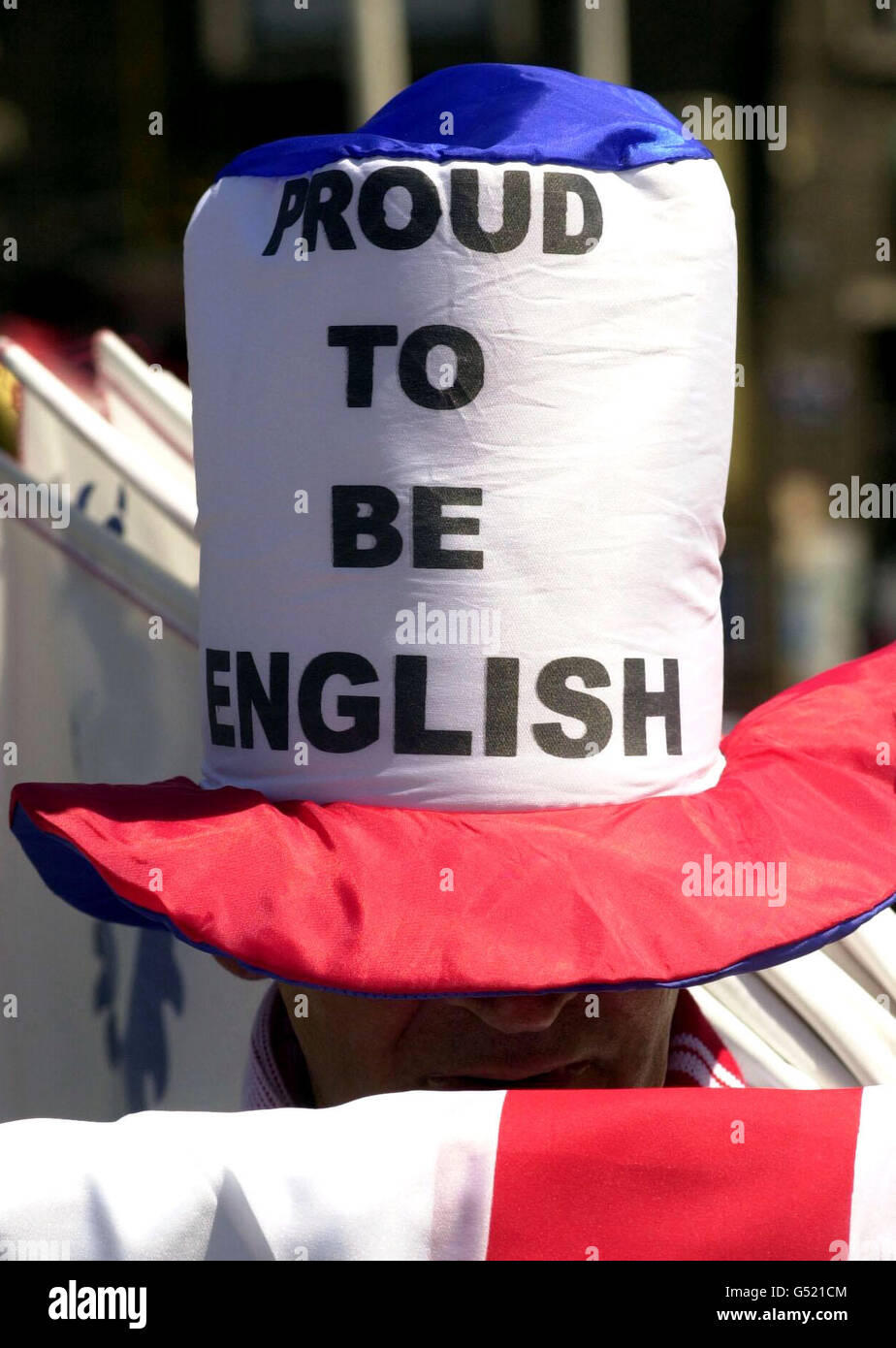Ein englischer fußballfan in charleroi -Fotos und -Bildmaterial in ...