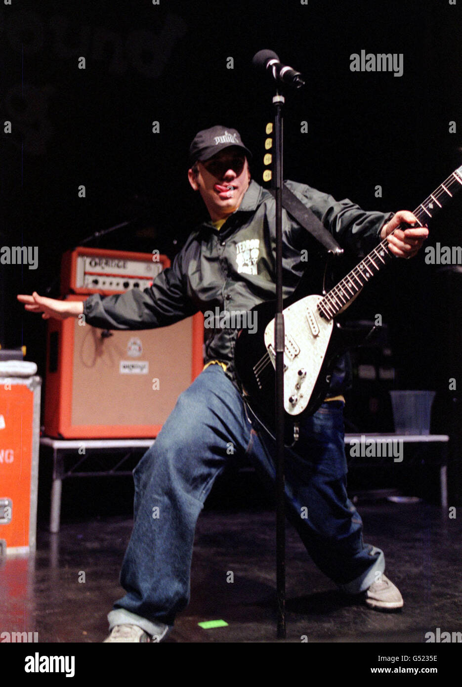 Bloodhound gang jimmy pop -Fotos und -Bildmaterial in hoher Auflösung ...