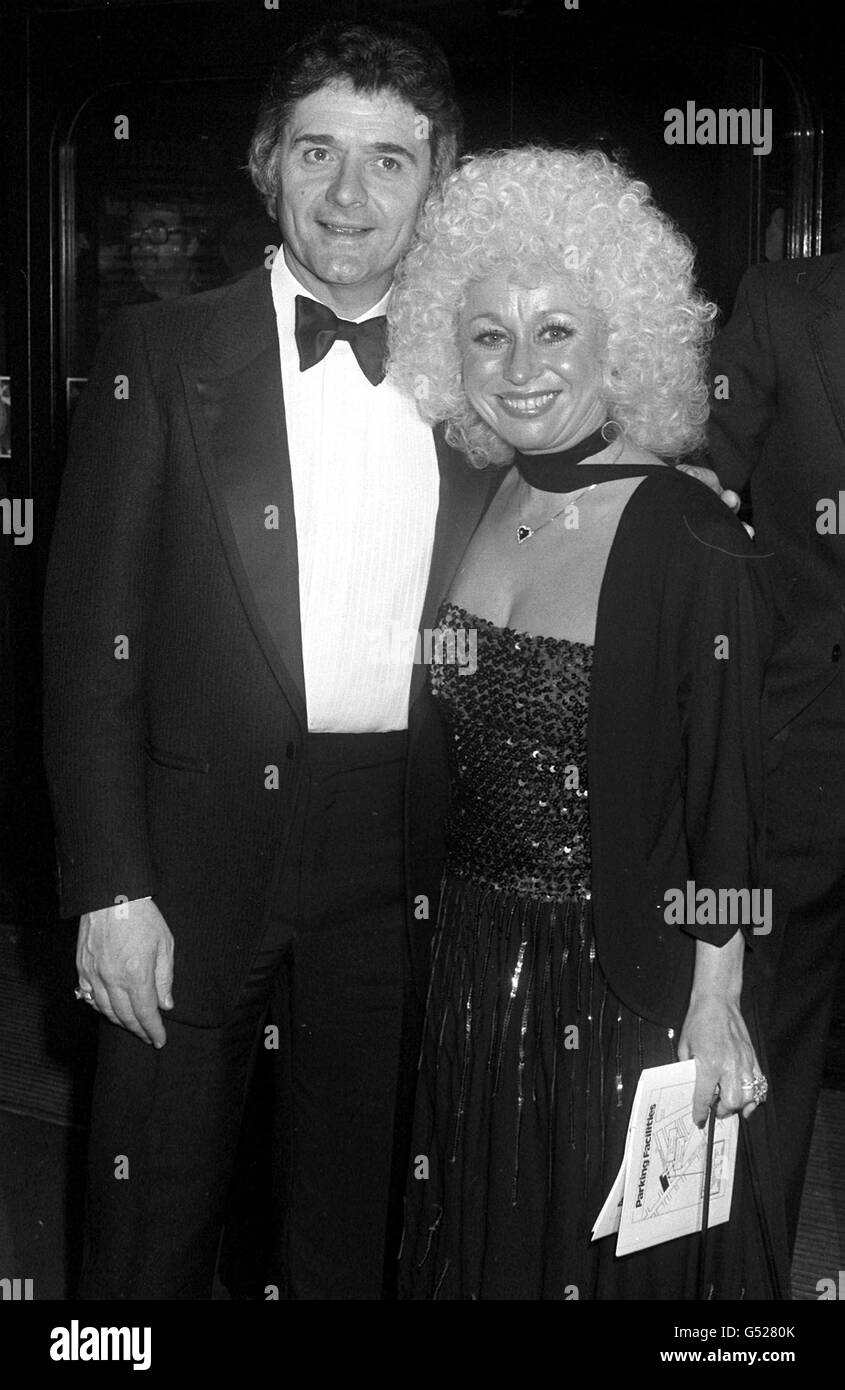 Barbara windsor und ronald knight -Fotos und -Bildmaterial in hoher ...