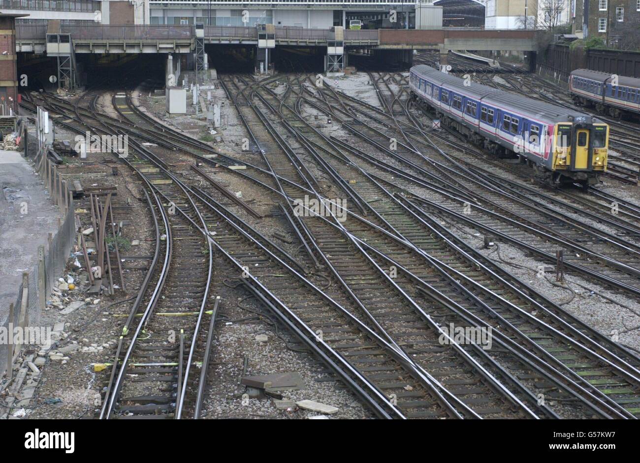 Zugtransport eisenbahnschienen unfall von oben wagen erschossen -Fotos ...