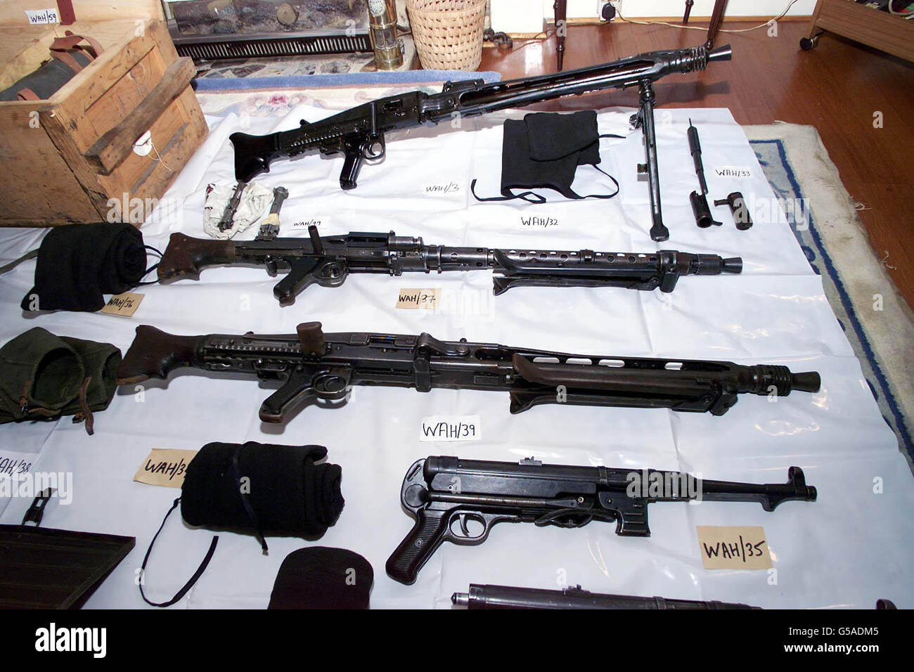 Waffenmunition gefunden -Fotos und -Bildmaterial in hoher Auflösung – Alamy