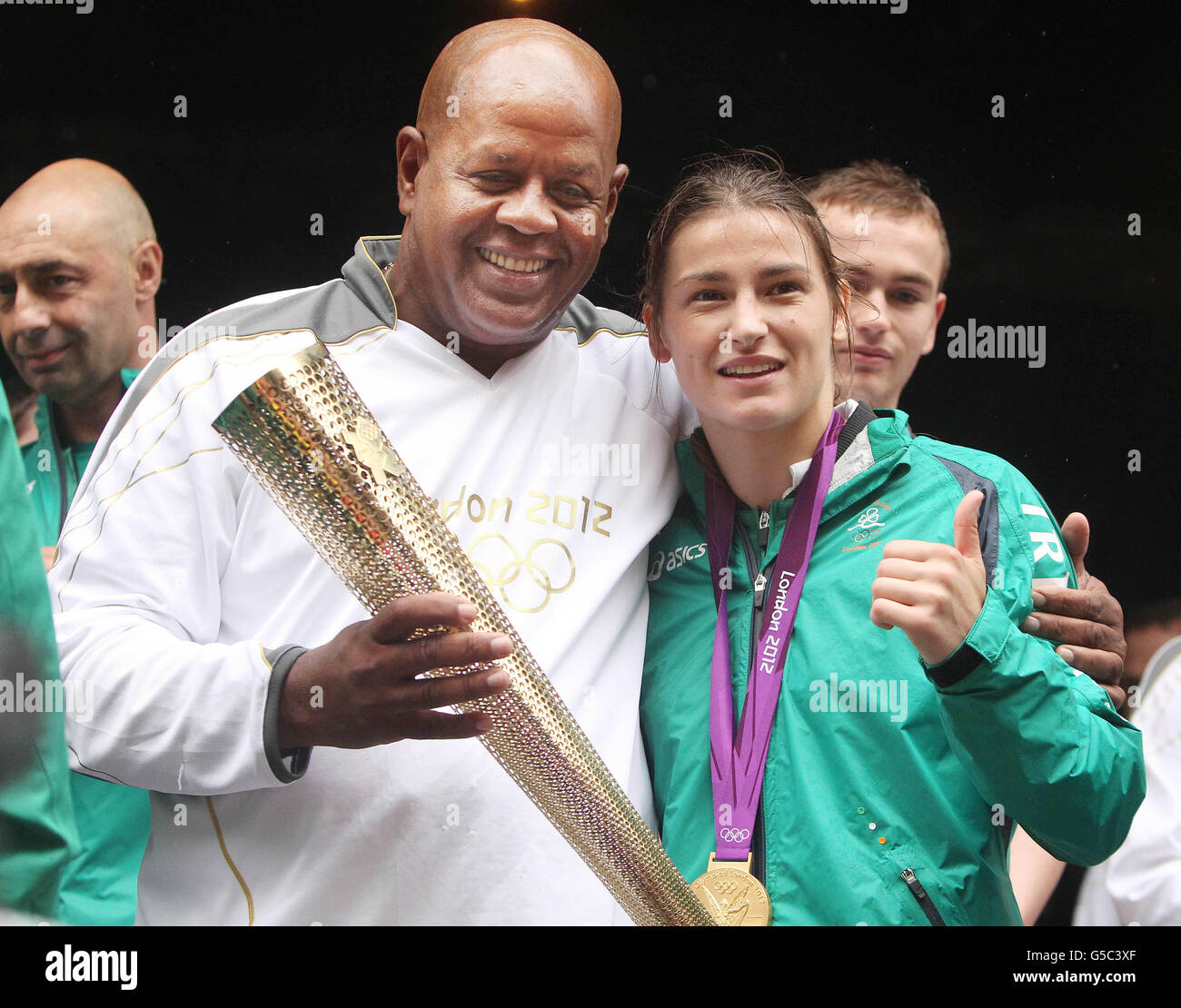 Olympische goldmedaille boxer katie taylor trifft tony sutherland ...