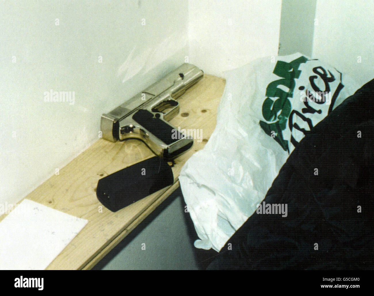 Sechs bandenmitglieder -Fotos und -Bildmaterial in hoher Auflösung – Alamy