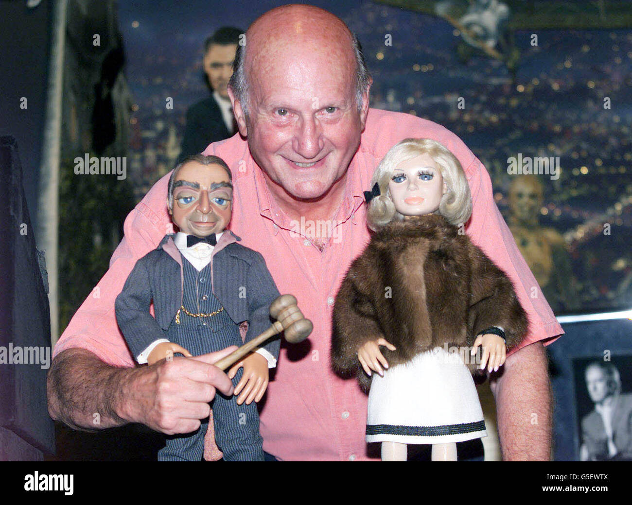 Lady penelope und ihr butler parker -Fotos und -Bildmaterial in hoher ...