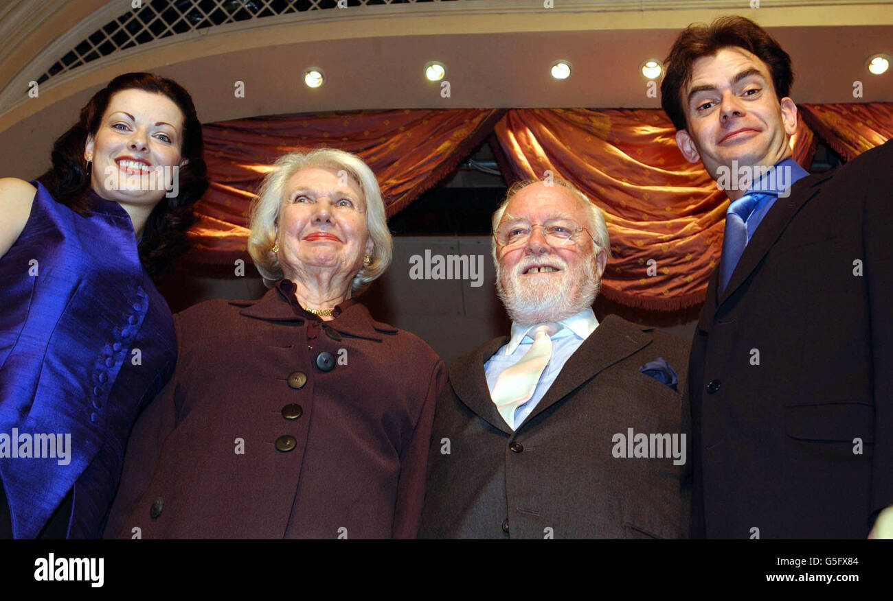 Lord Attenborough (bärtig), ein originelles Cast-Mitglied von Agatha ...