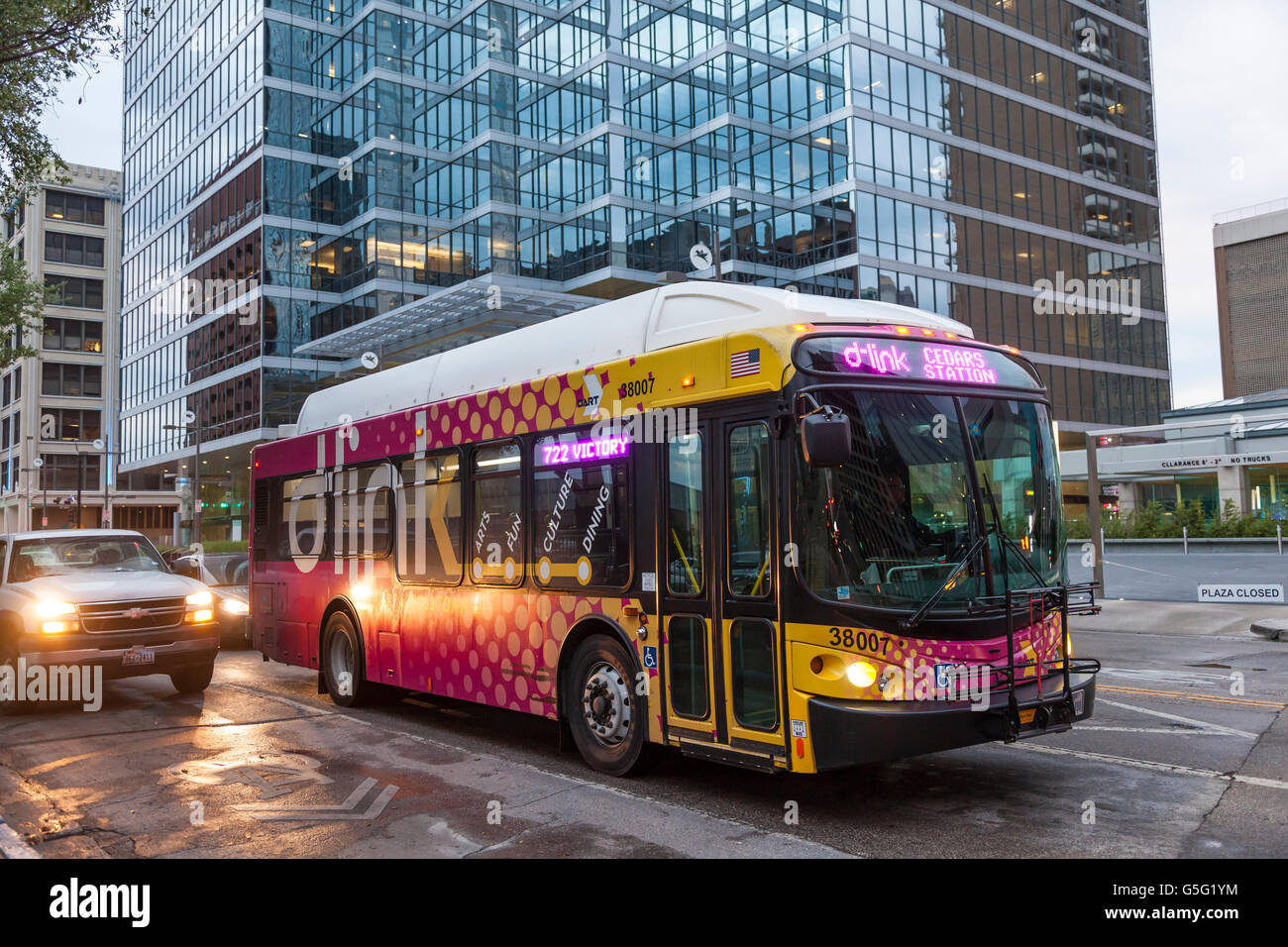 Public transport bus night in -Fotos und -Bildmaterial in hoher ...