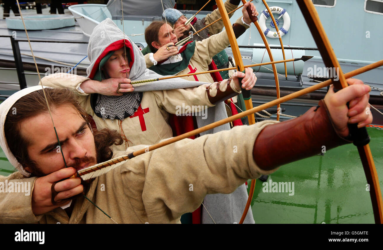 Raising of the mary rose -Fotos und -Bildmaterial in hoher Auflösung ...