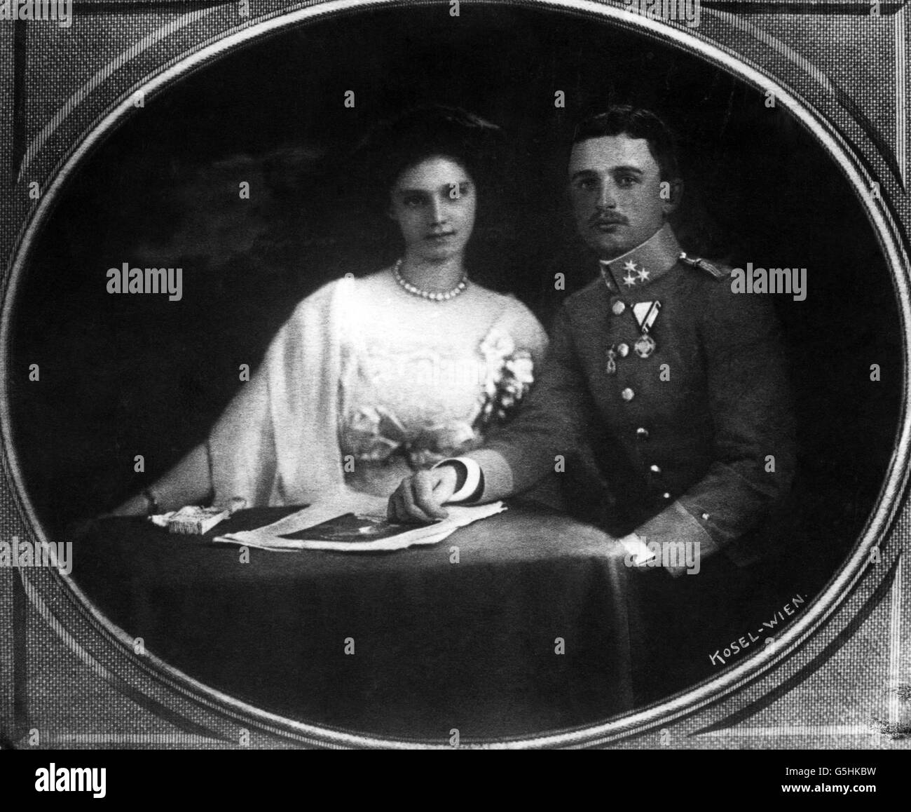 Der Erzherzog Karl Franz Joseph mit seiner Frau der Erzherzogin Zita ...