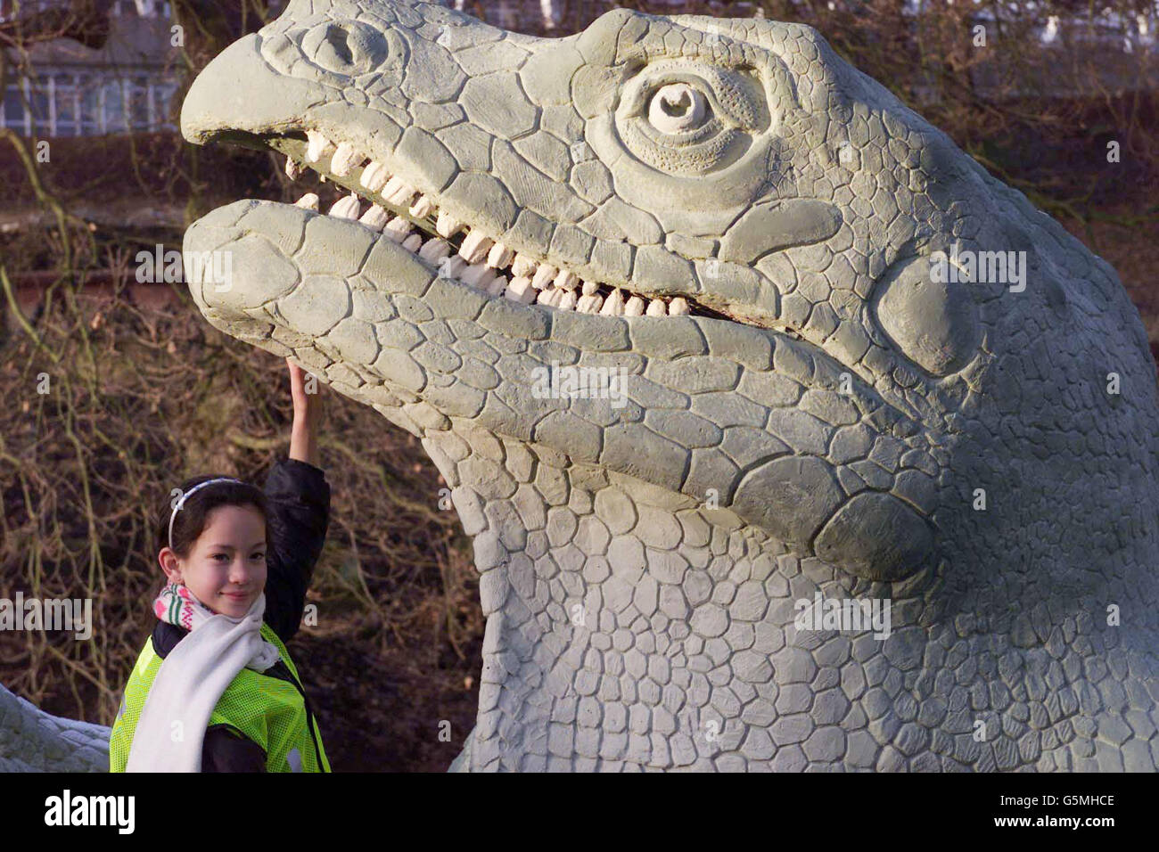 Imogen Smith, 8 Jahre alt, aus Buckinghamshire, posiert mit einem ...