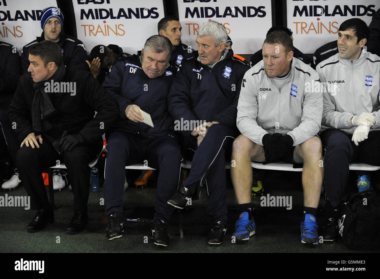Der Dugout von Birmingham City, bestehend aus Manager Lee Clark, dem ...