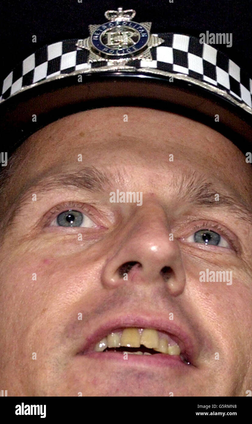 Warten vor der polizeistation brixton -Fotos und -Bildmaterial in hoher ...