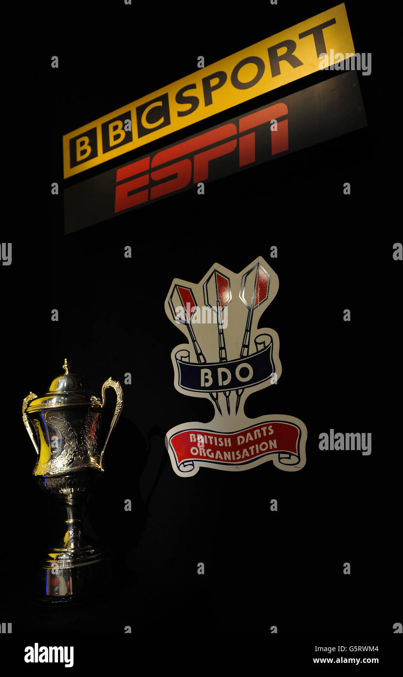 Darts - 2013 BDO World Professional Darts Championships - Tag neun ...