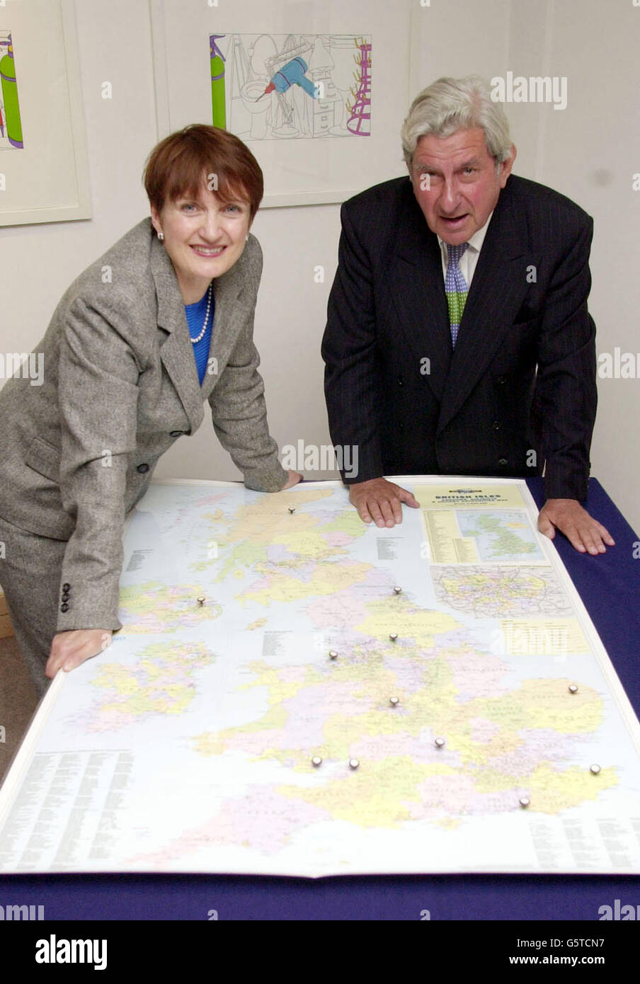 Sir jeremy isaacs -Fotos und -Bildmaterial in hoher Auflösung – Alamy