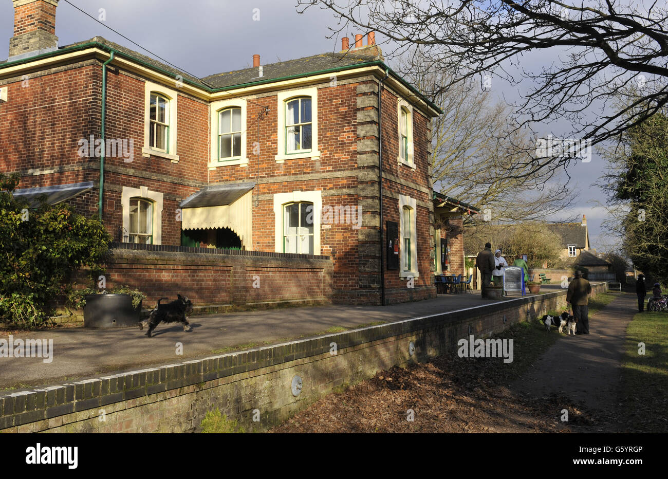 Der ehemalige rayne bahnhof -Fotos und -Bildmaterial in hoher Auflösung ...