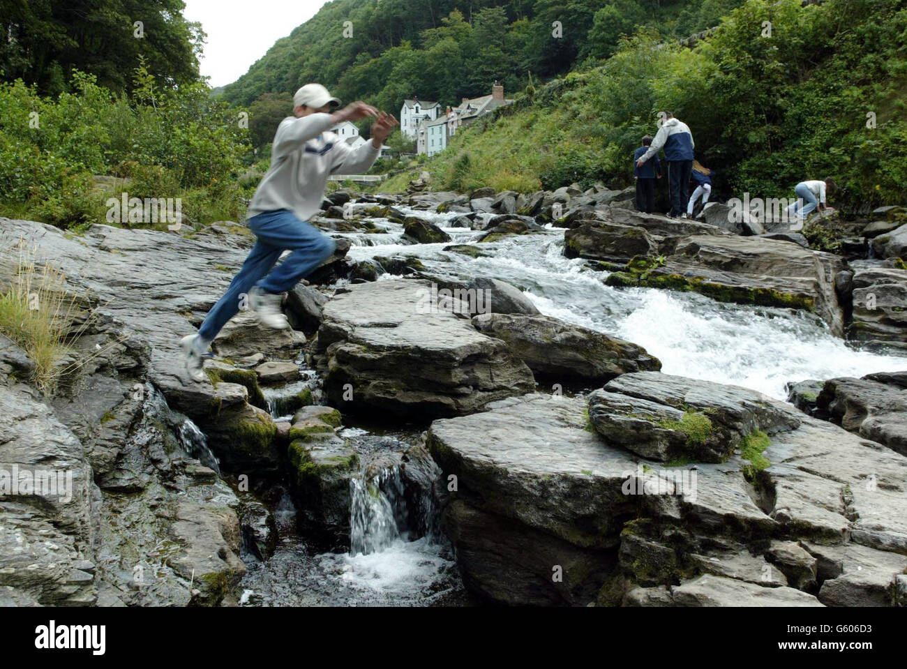 Der rechte pfarrer michael langrish -Fotos und -Bildmaterial in hoher ...
