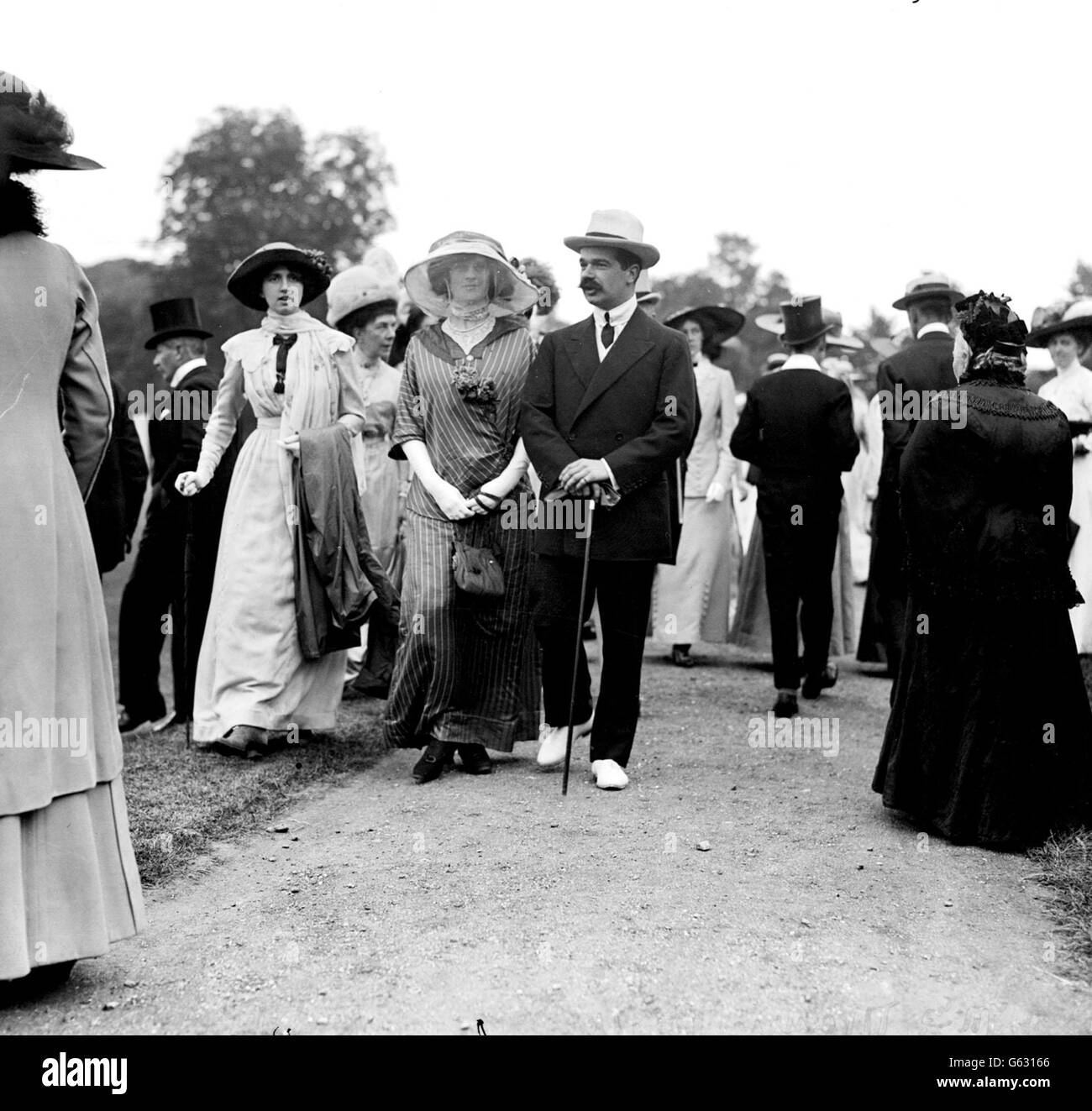 Herr frau maurice brett -Fotos und -Bildmaterial in hoher Auflösung – Alamy