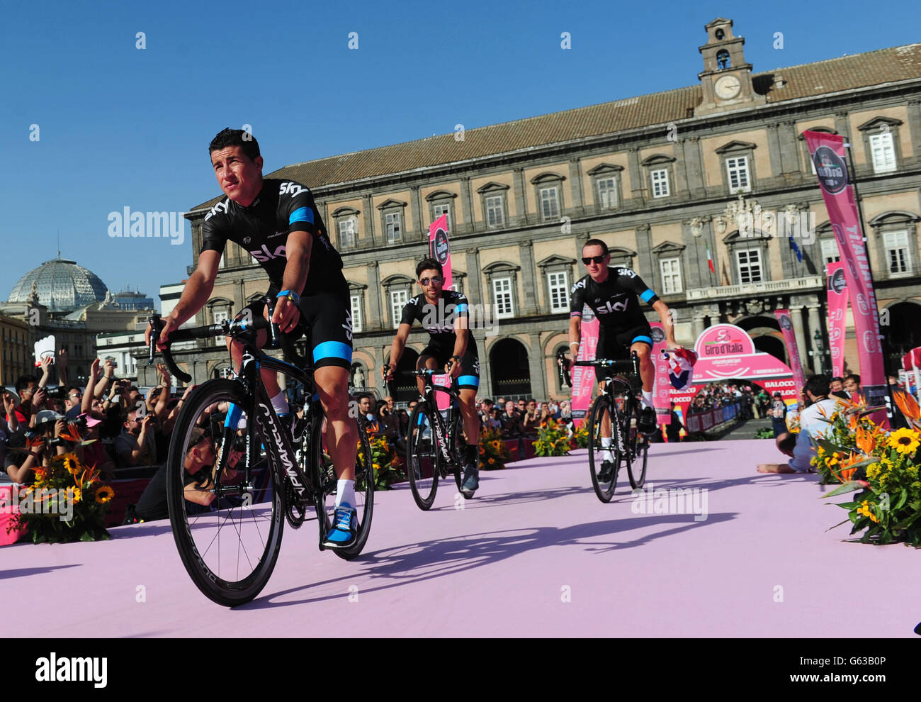 Giro podium -Fotos und -Bildmaterial in hoher Auflösung – Alamy