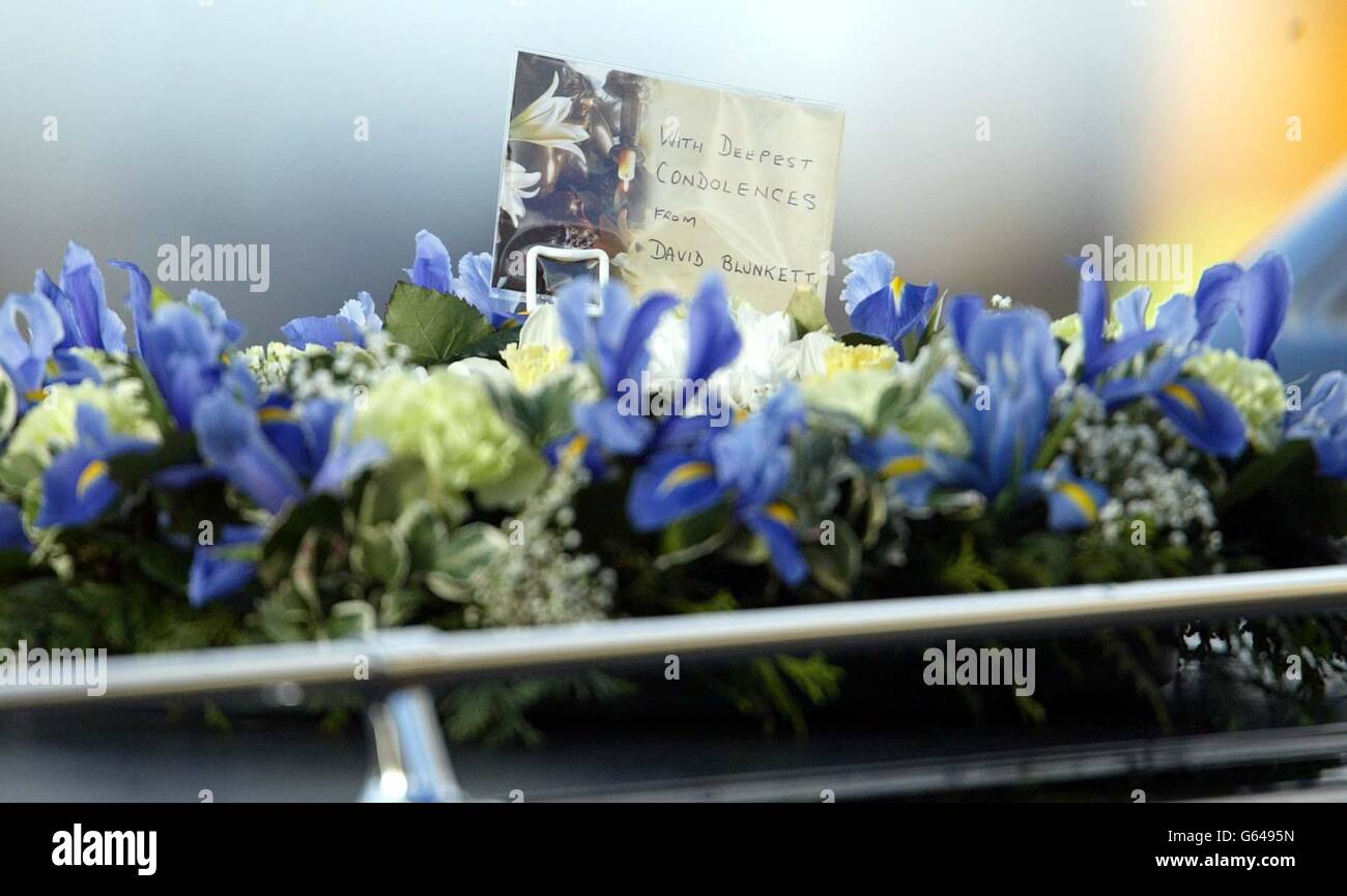 Stephen oake beerdigung -Fotos und -Bildmaterial in hoher Auflösung – Alamy