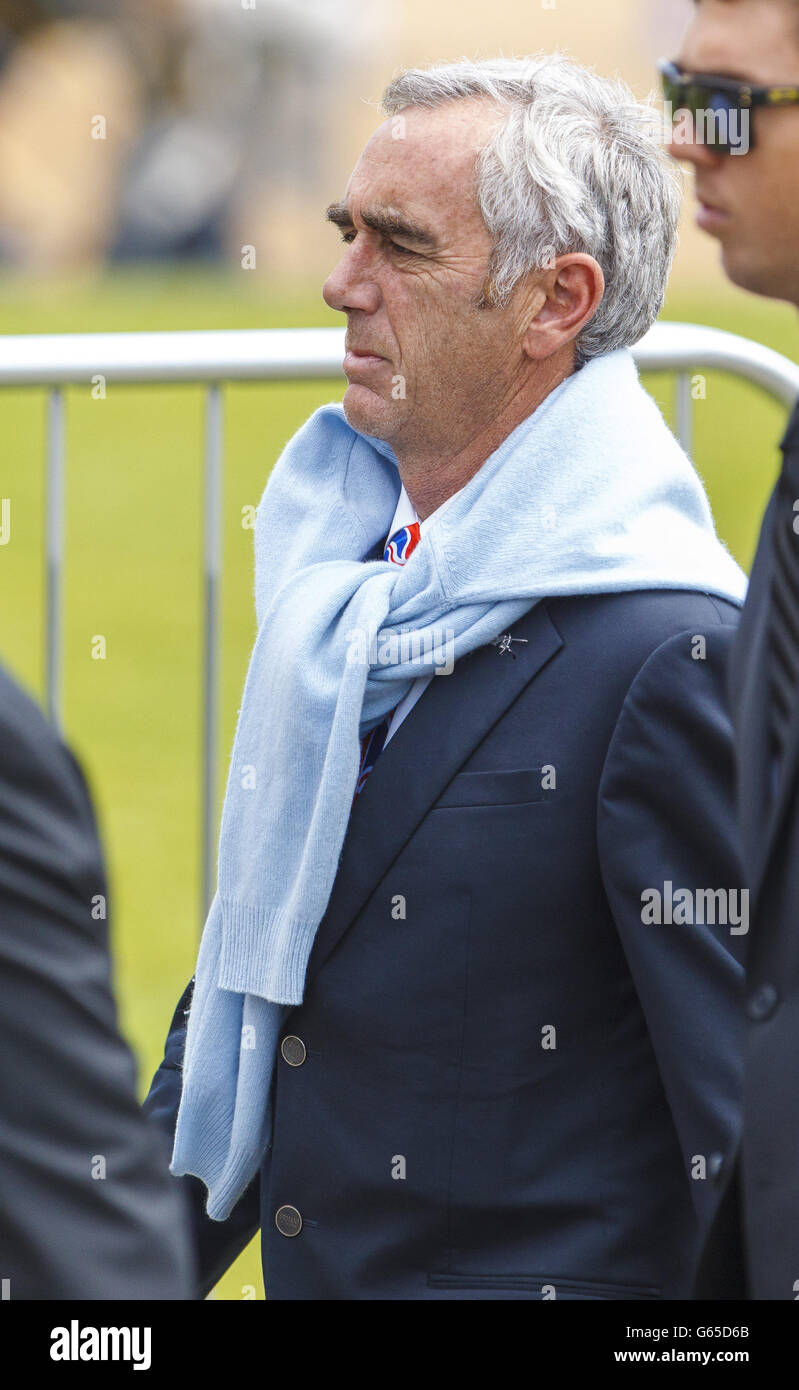 Andrew bart simpson beerdigung -Fotos und -Bildmaterial in hoher ...