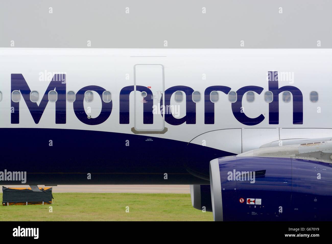 Monarch logo -Fotos und -Bildmaterial in hoher Auflösung – Alamy