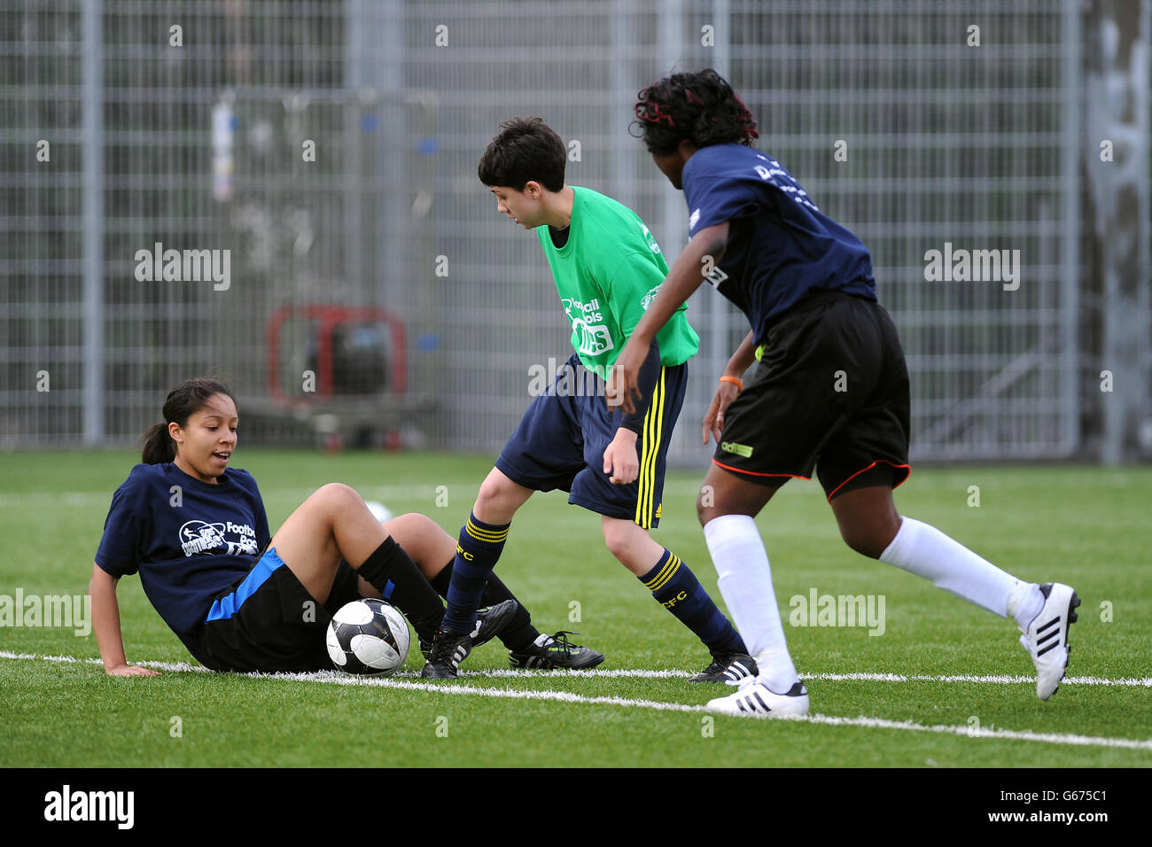 Sport - StreetGames Fußballpools Fives - London. Junge Frauen nehmen ...