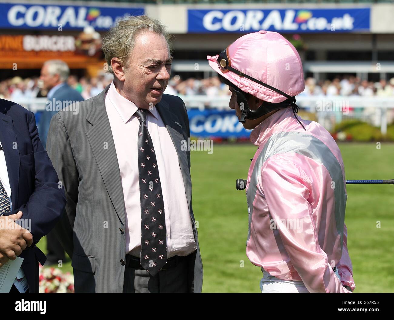 Pferderennen - Coral-Eclipse Day - Sandown Park. Jockey William Buick ...