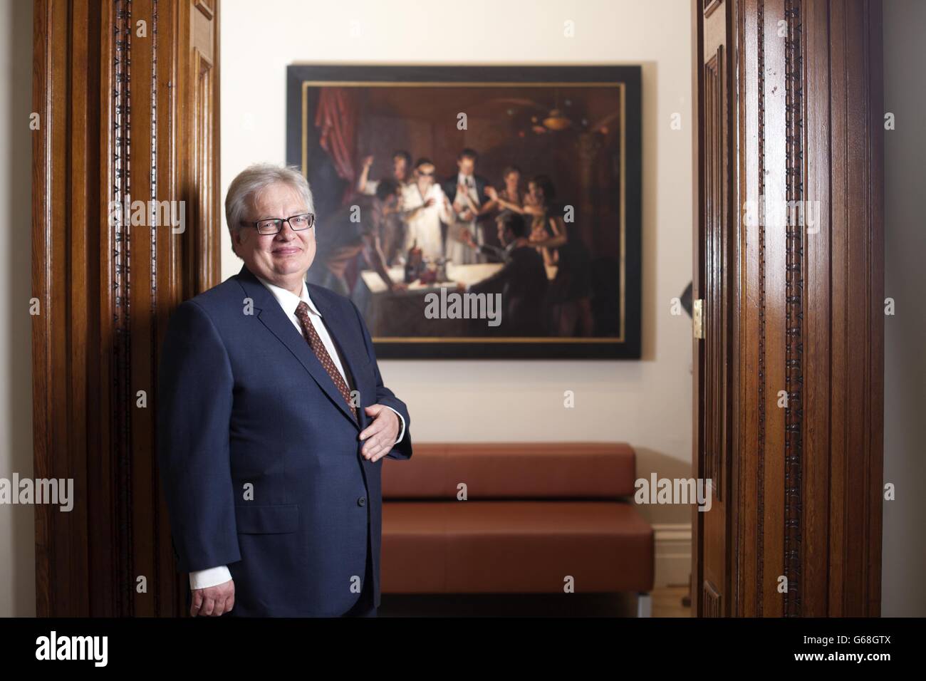 Professor dominic tildesley -Fotos und -Bildmaterial in hoher Auflösung ...