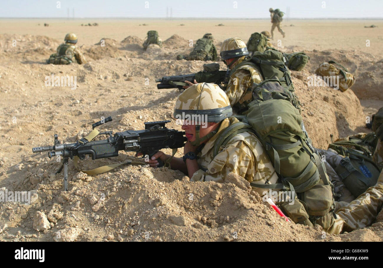 Kuwait training kuwait soldaten waffen -Fotos und -Bildmaterial in ...