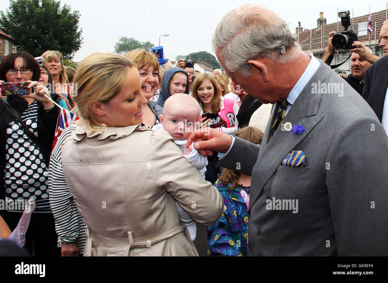 11 wochen alter hugo und seine mutter -Fotos und -Bildmaterial in hoher ...