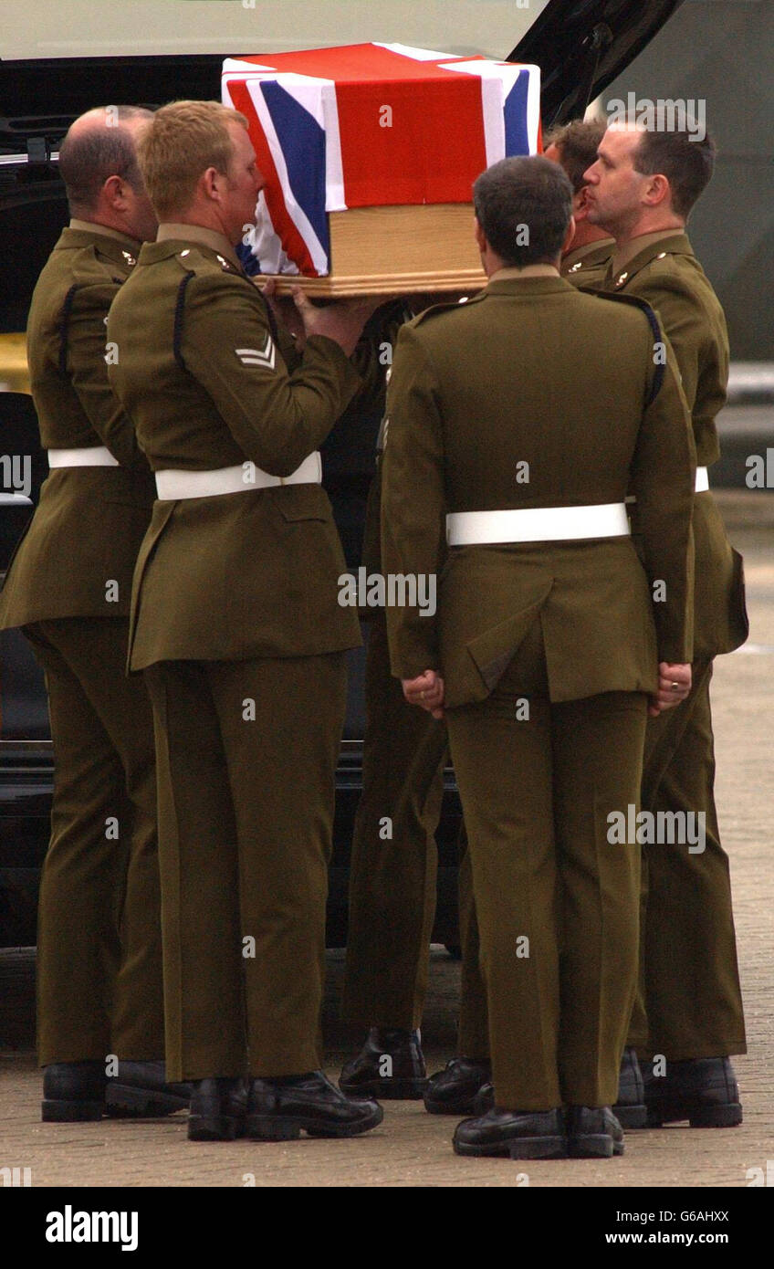 Sapper luke allsopp -Fotos und -Bildmaterial in hoher Auflösung – Alamy