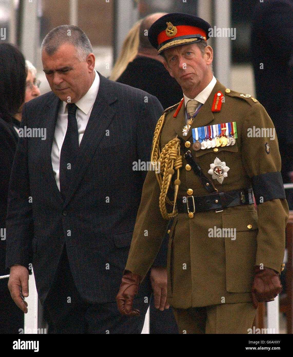 Mitarbeiter sergeant simon cullingworth sapper lee allsop -Fotos und ...