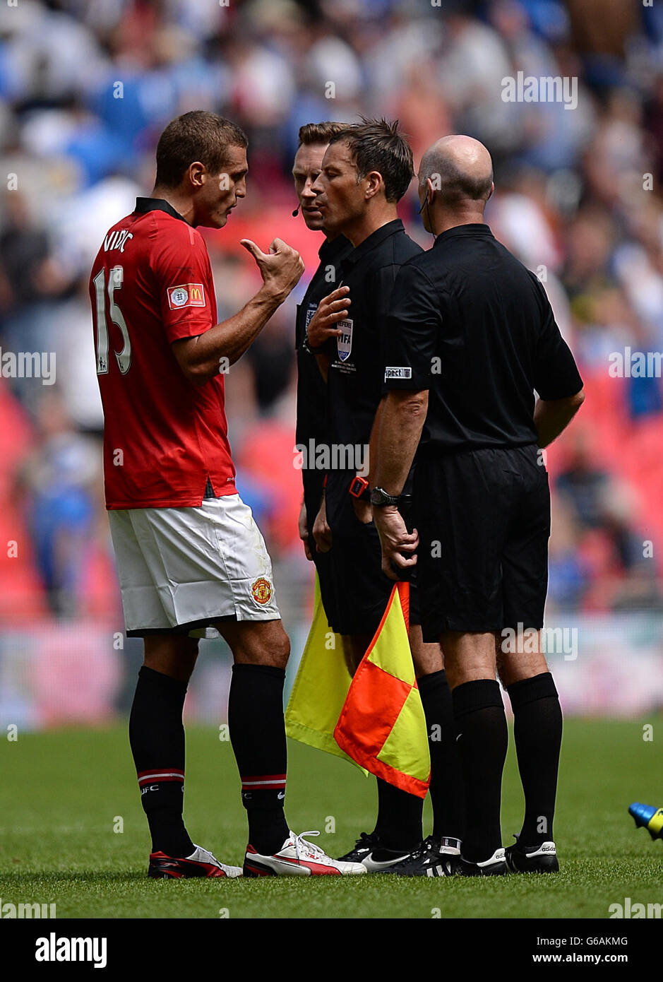 Schiedsrichter mark schild -Fotos und -Bildmaterial in hoher Auflösung ...