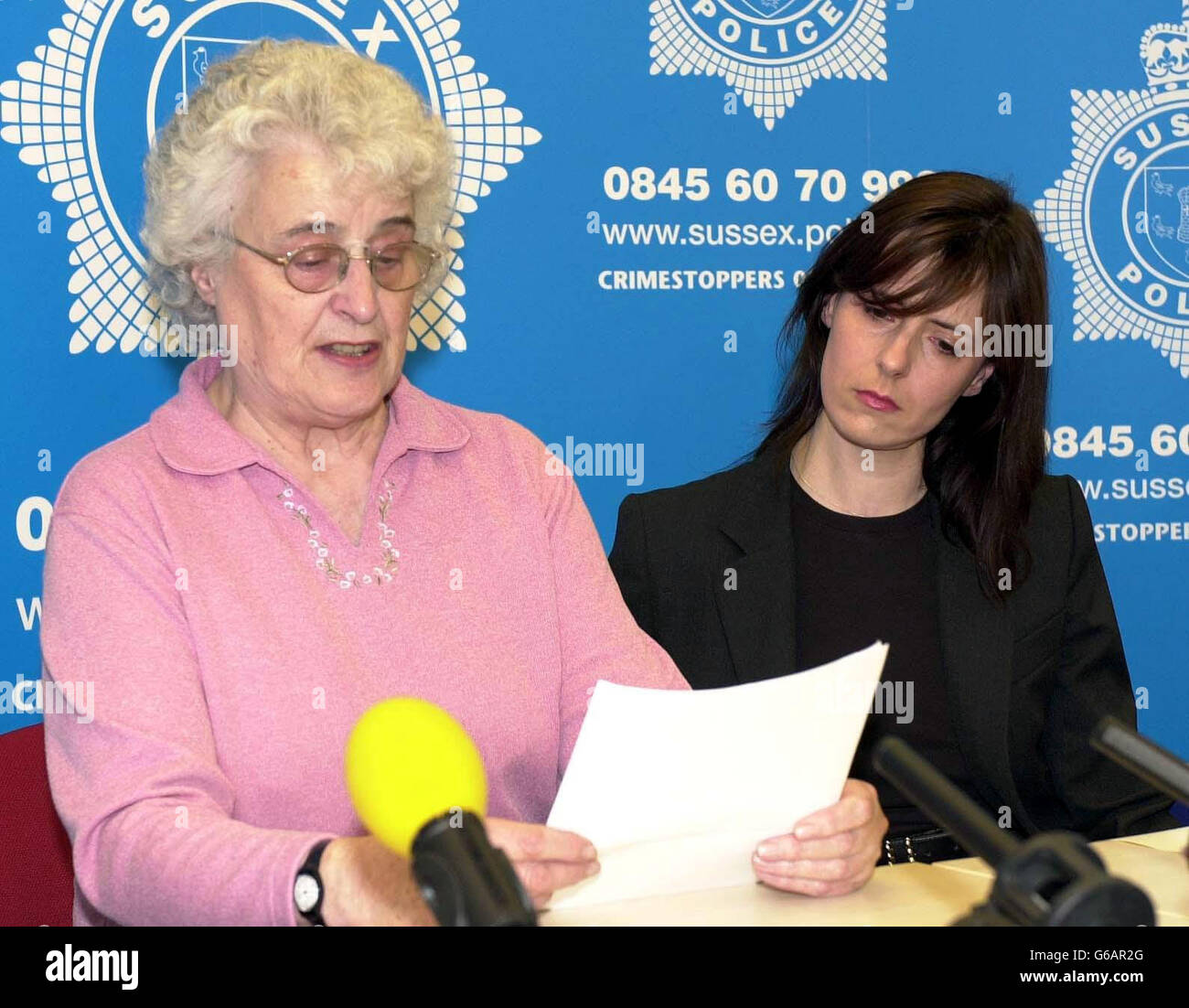 Die mutter des ermordeten schullehrers jane longhurst -Fotos und ...