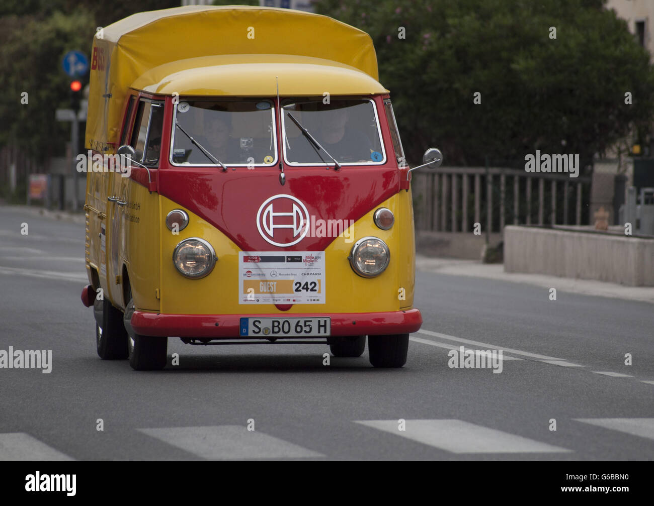 FANO, Italien - 16. Mai: VW T2 Volkswagen alten Rennwagen Rallye Mille ...