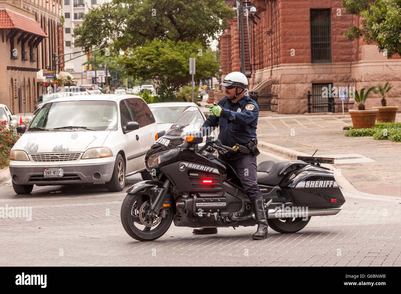 Polizei uniform motorrad -Fotos und -Bildmaterial in hoher Auflösung ...