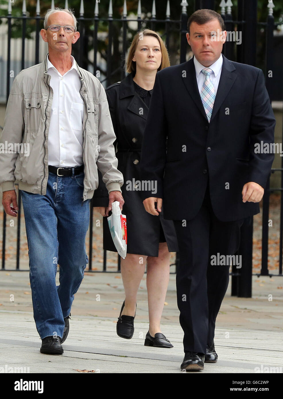 Der Sohn und die Enkelin des Mordopfers Margaret Telford, Peter Telford ...